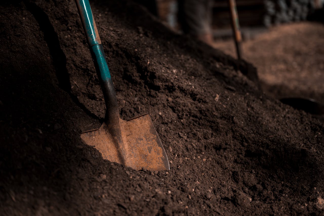 How Much Does a Yard of Topsoil Weigh? A Complete Guide to Soil Density