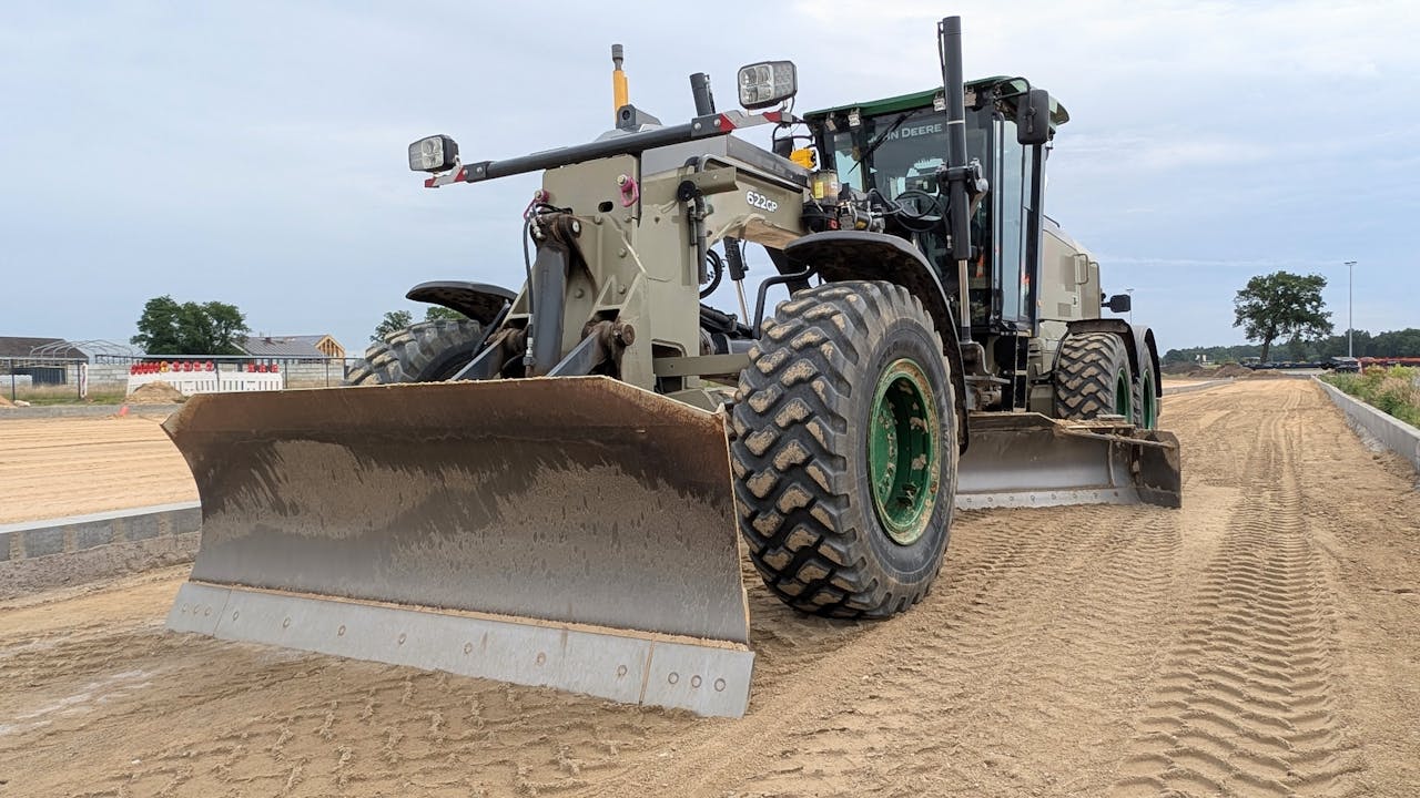 How Thick Should Bedding Sand Be Under Pavers?